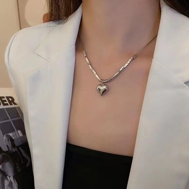 Cold Wind Three-dimensional Love Senior Necklace Female Niche Design ...