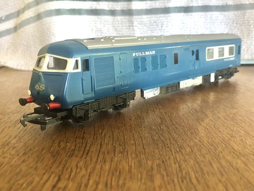 Triang R555 BR Blue Pullman Type Power Car w/Seats W60097 - OO Gauge ...