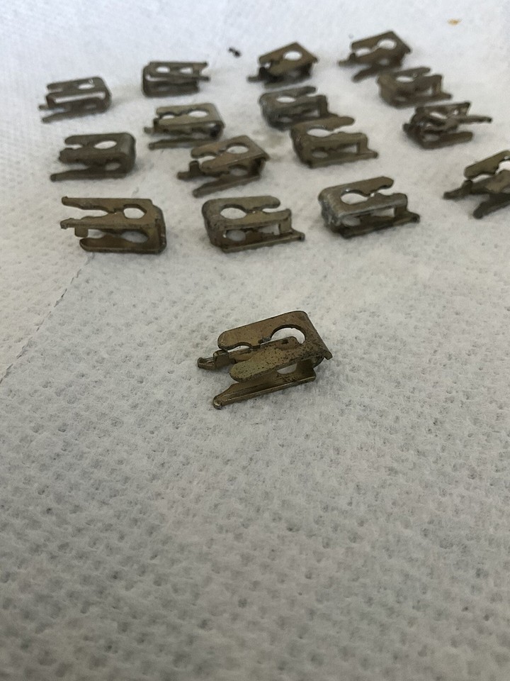 Mercedes SL R129 Hydraulic Cylinder Line Clips Holder | Silver | OE ...