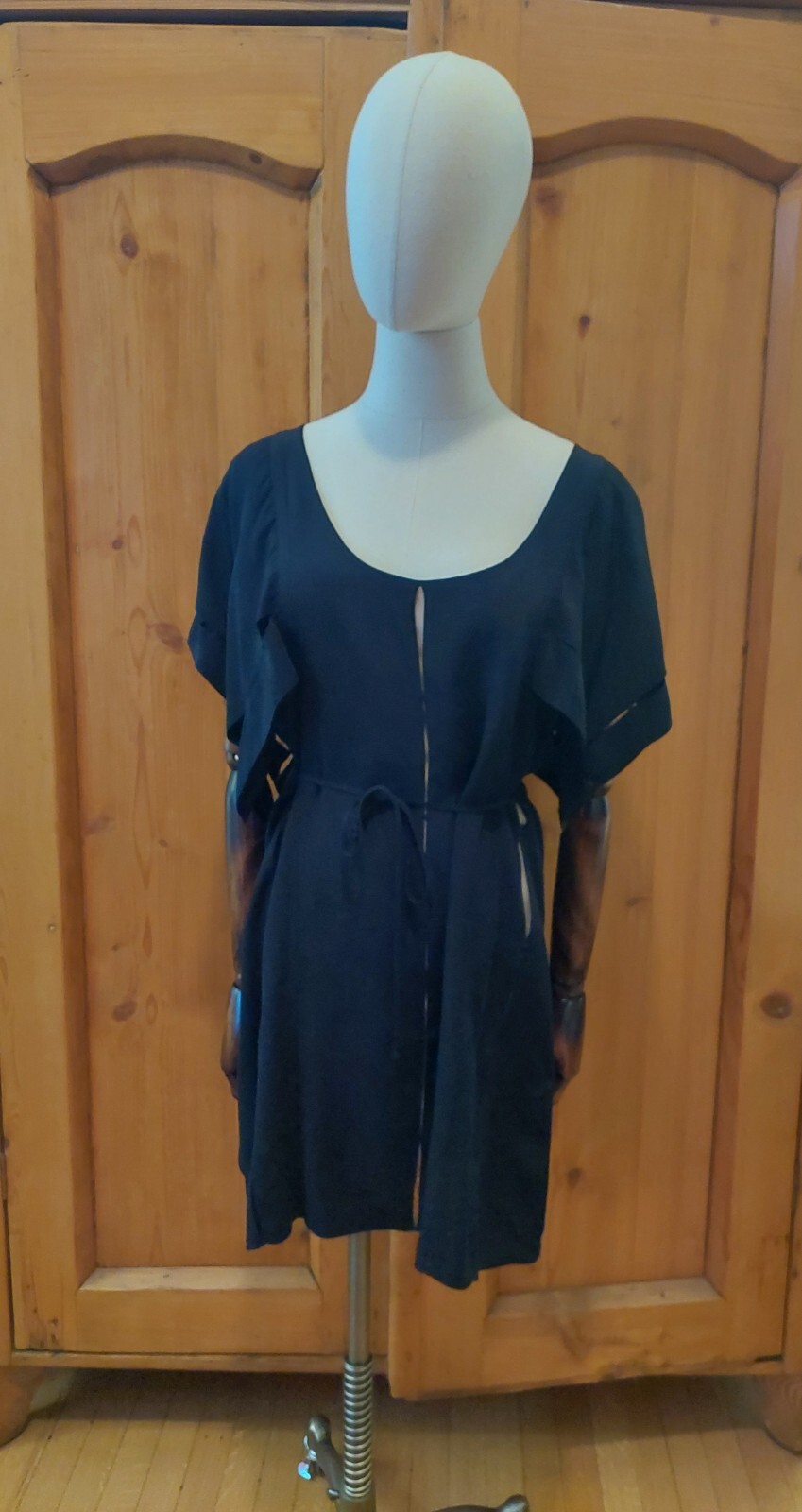 Madison Marcus black silk dress nude size medium - Gem