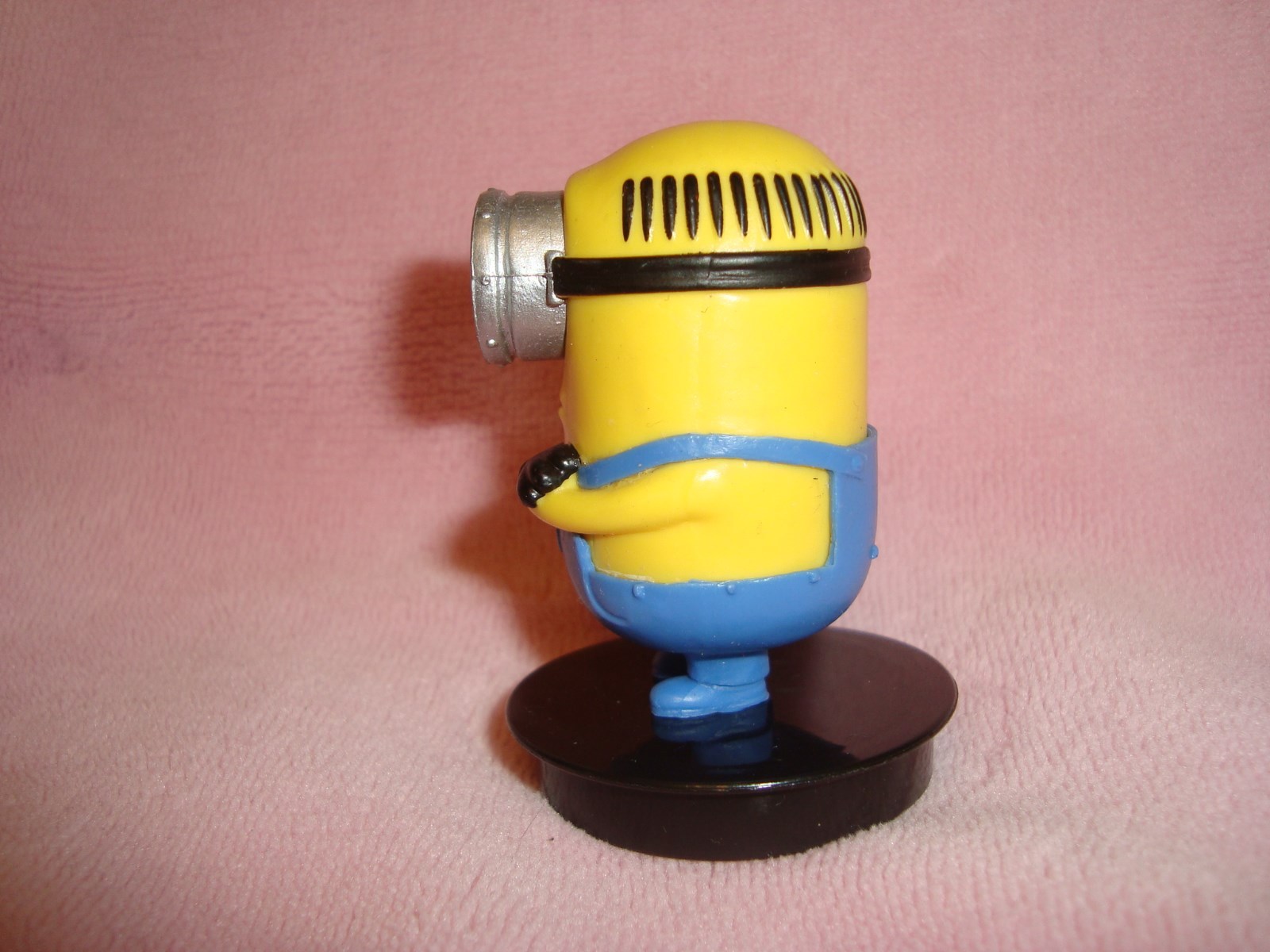 Despicable Me 3 Minion Arms crossed PVC Figure Snapco Cup Topper | eBay