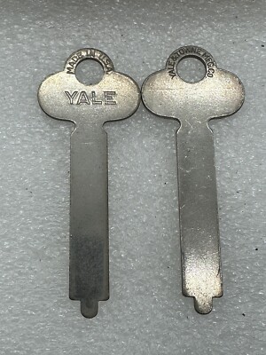 Vintage Yale Key Blanks Flat Steel Uncut Lot of 35 2.5” Uncut Key New ...