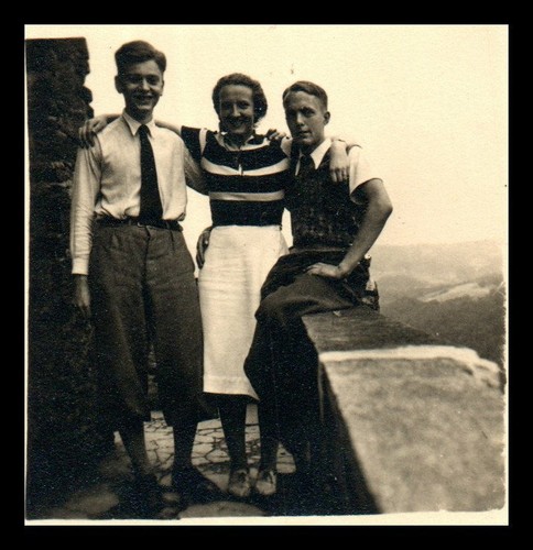 Foto, Arb.Dienst 3/257 Caub-Sauerberg 1940, 3 Freunde im Sommer'39 ...