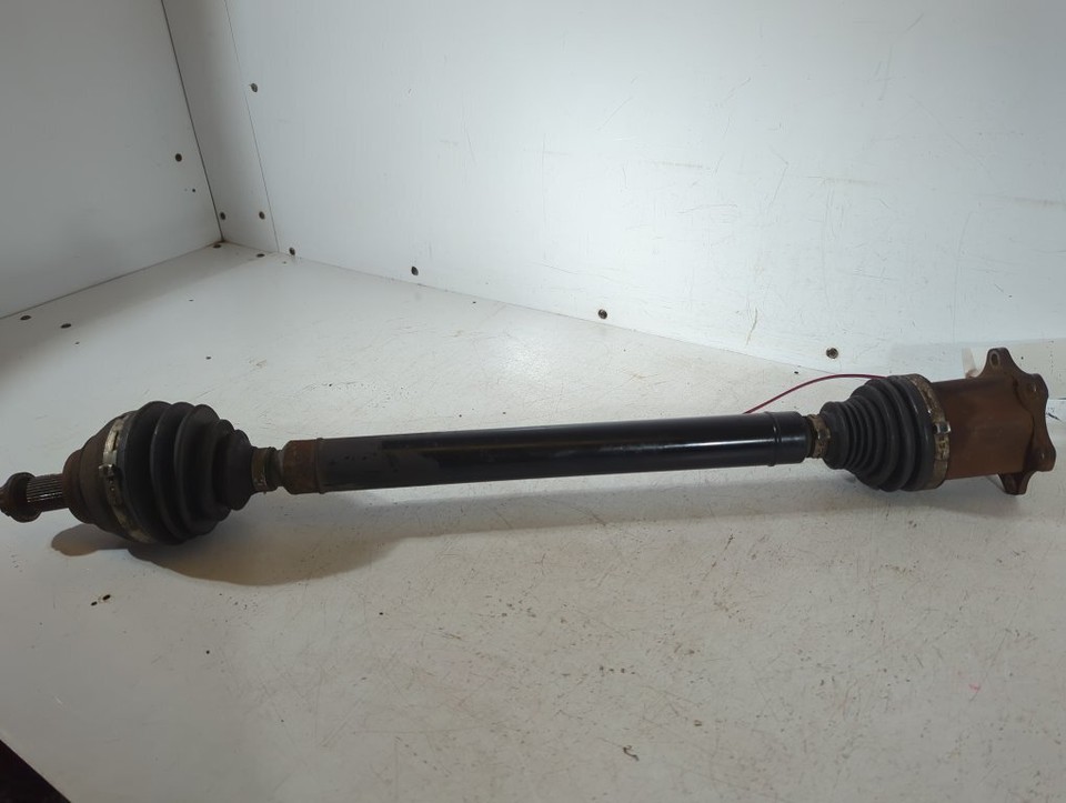 Volkswagen Caddy Maxi Mk3 5 Door 2010-2015 1968 Driveshaft - Driver ...