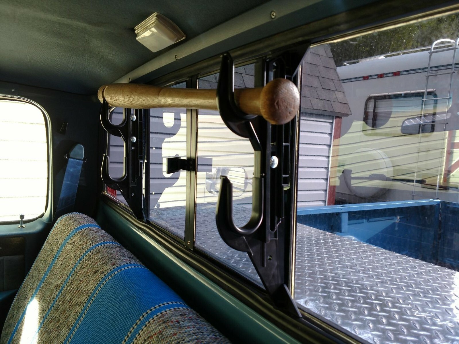 Vehicle Gun Rack Rear Window Transport Rifle Bow Shotgun Holder For Car ...