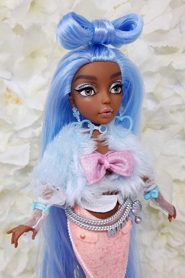 MGA Mermaze Mermaidz Shellnelle AA Doll Long Blue Hair Beautiful ...