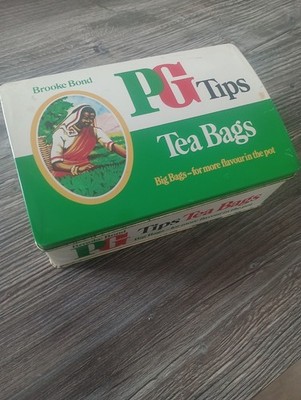 Brooke Bond PG Tips Tin And Over 200 Cards Plus 4 Books | eBay UK