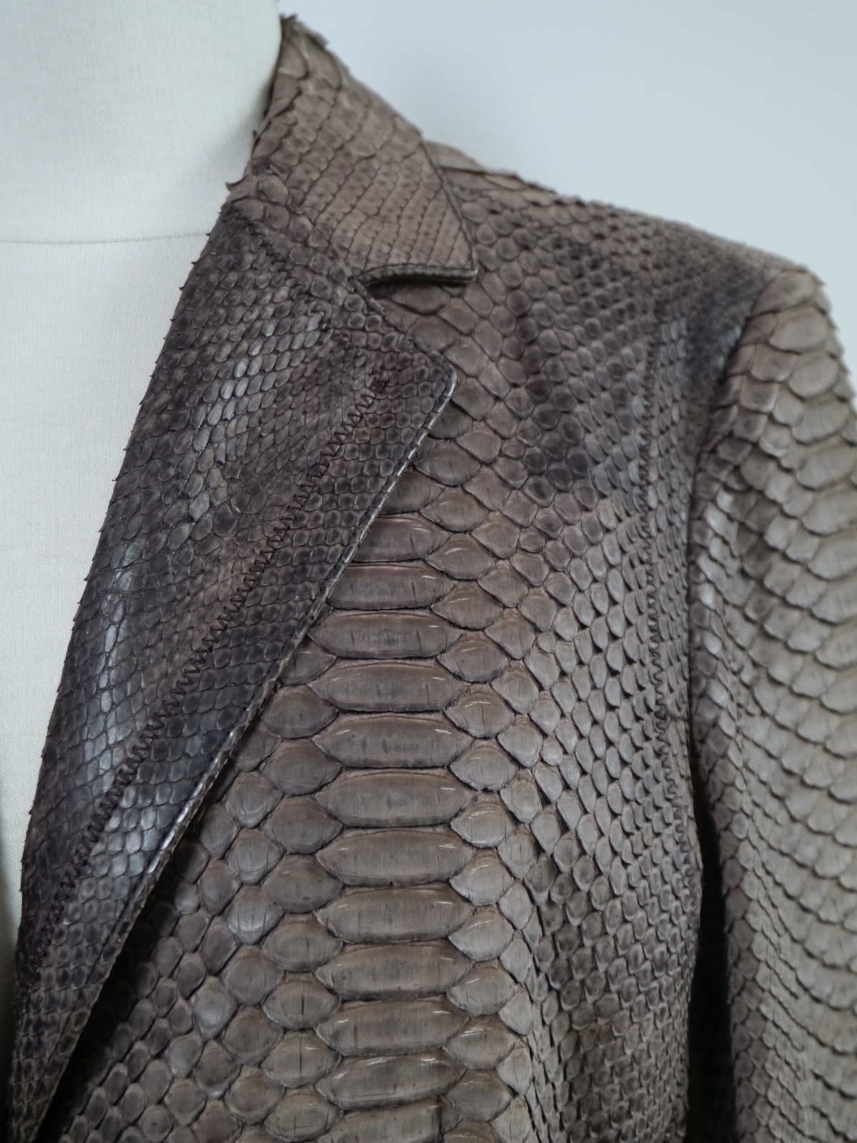 BRIONI $6,500 brown genuine python skin jacket blazer women’s Italian ...