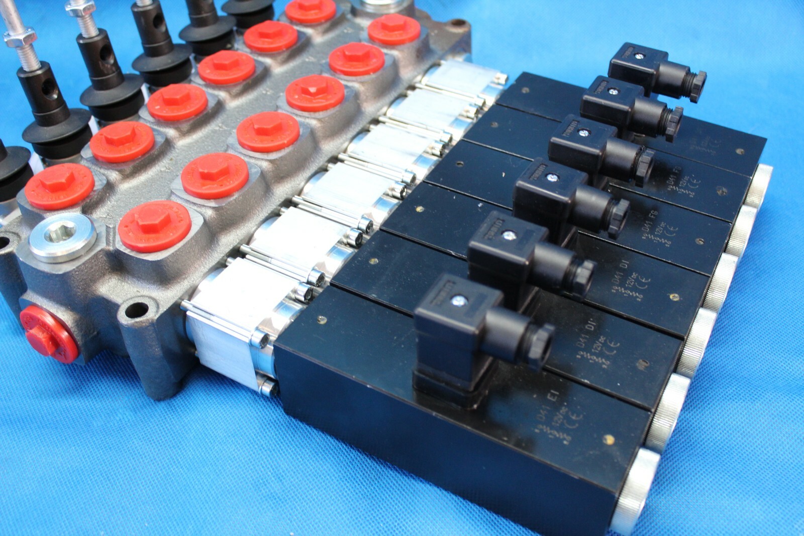 Hydraulikventil 6 Fach GALTECH Q95 120 l/min 12v + Hebel | eBay.de