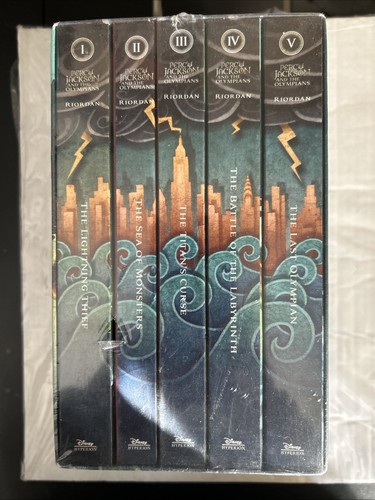 Percy Jackson and the Olympians Complete Series 5-Book Boxed Set w ...