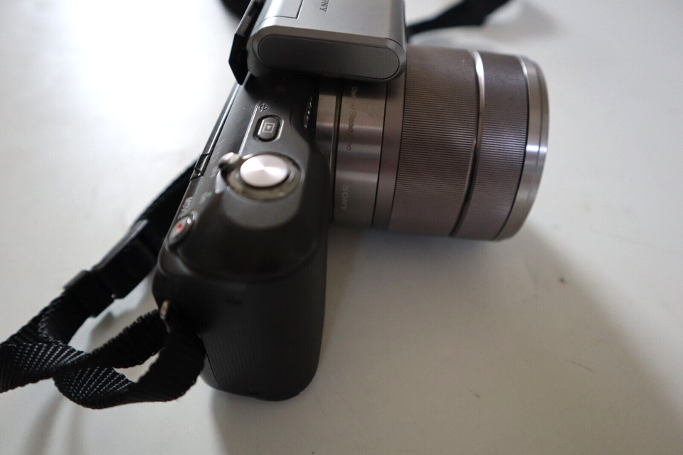 Sony Alpha NEX-3 14.2 MP Digital Camera With Sony SEL1855 Lens Tested ...