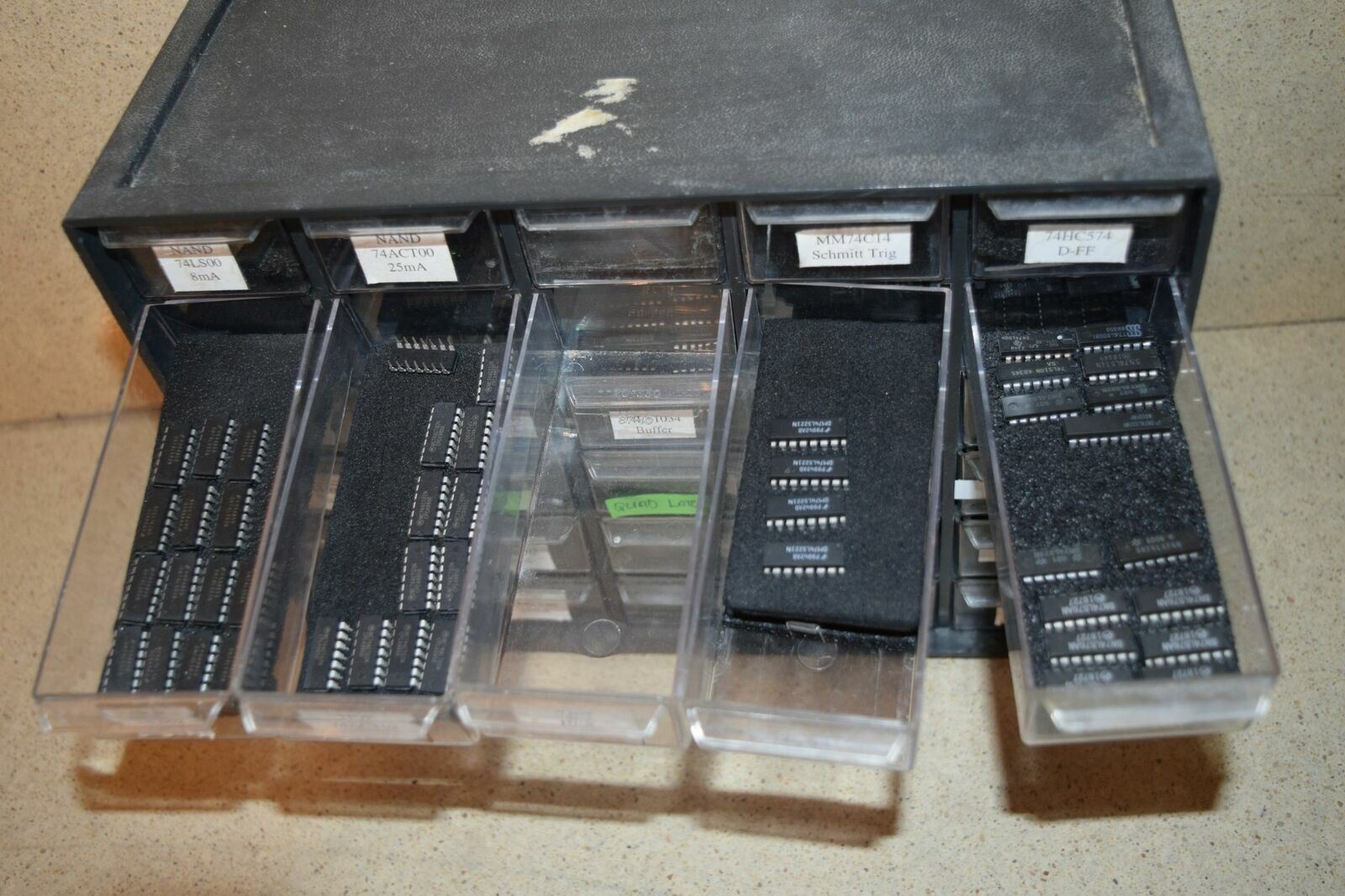 NAND GATE INTEGRATED CIRCUITS -SEMICONDUCTOR PARTS BIN FULL (AA) | eBay