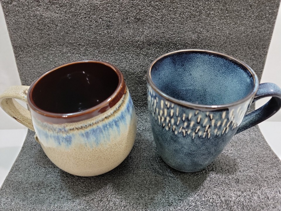 (2) Meritage Stoneware Coffee mugs beige and blue dishwasher microwave ...