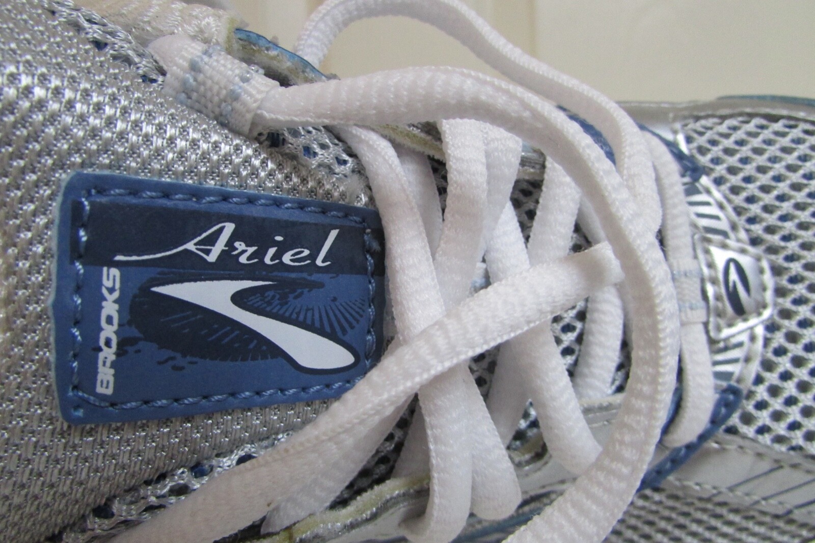 Brooks Ariel Linear Platform Ultimate Sockliner Runni… - Gem