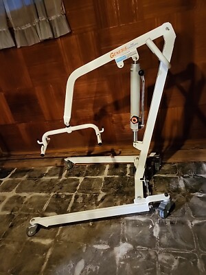 GENESIS 400 CONVERTIBLE PATIENT LIFT USED Take in or out of BED OR ...