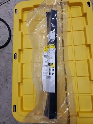 GM OEM Radiator-Lower Seal 22867535 | 22867535 | Engine Compartment ...