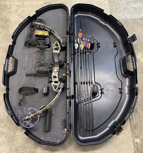 For Parts/Repair Untested Trophy Ridge Archery Set (1) Bow (7) Arrows ...