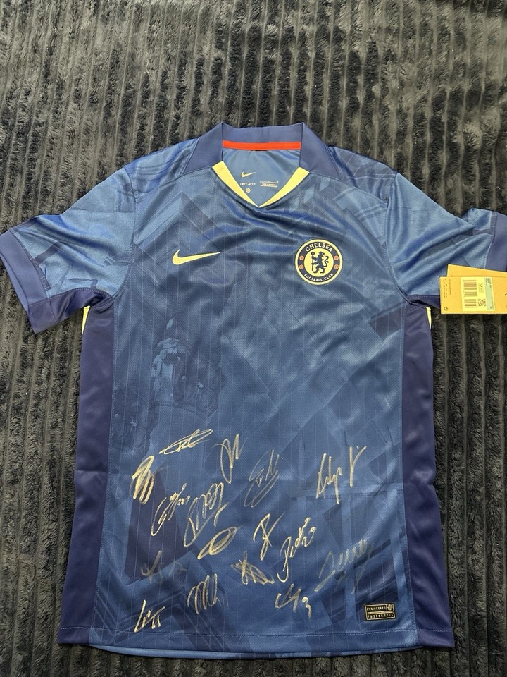 Brand New Authentic Chelsea Football Shirt Size Medium Men's Nike Home ...