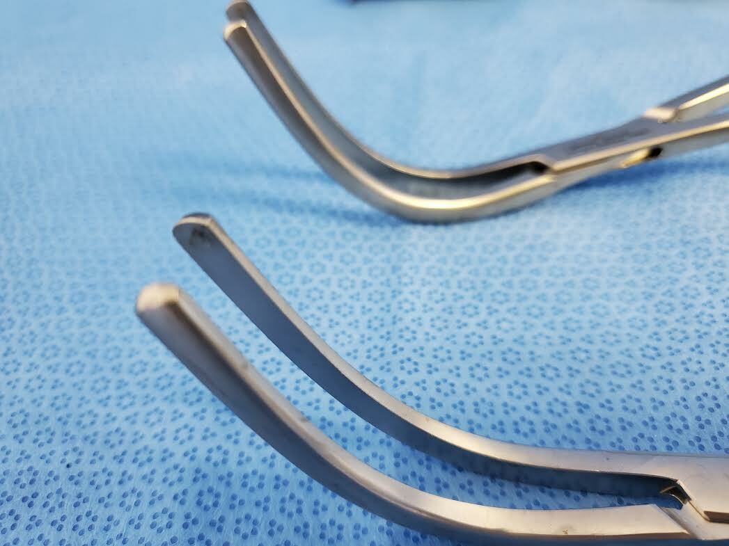 Set of 2 V.Mueller SU 7030 Foss Anterior Resection Clamp, Curved Blades ...