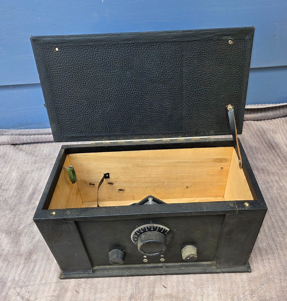 Antique 1920s Battery Radio with Headset, 2 Tubes, & Original ...