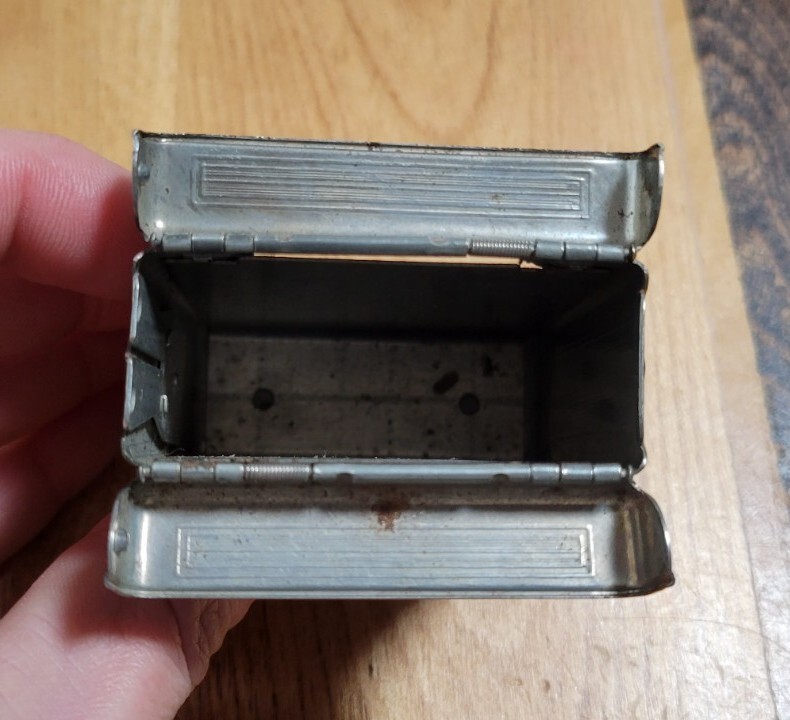 RARE! Vintage Jemco Hold-A-Pak Silver Spring Top Desk Top Cigarette ...