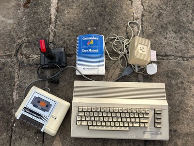Commodore 64 Bundle C64 SPARES REPAIRS PARTS POWERS ON UNTESTED ...