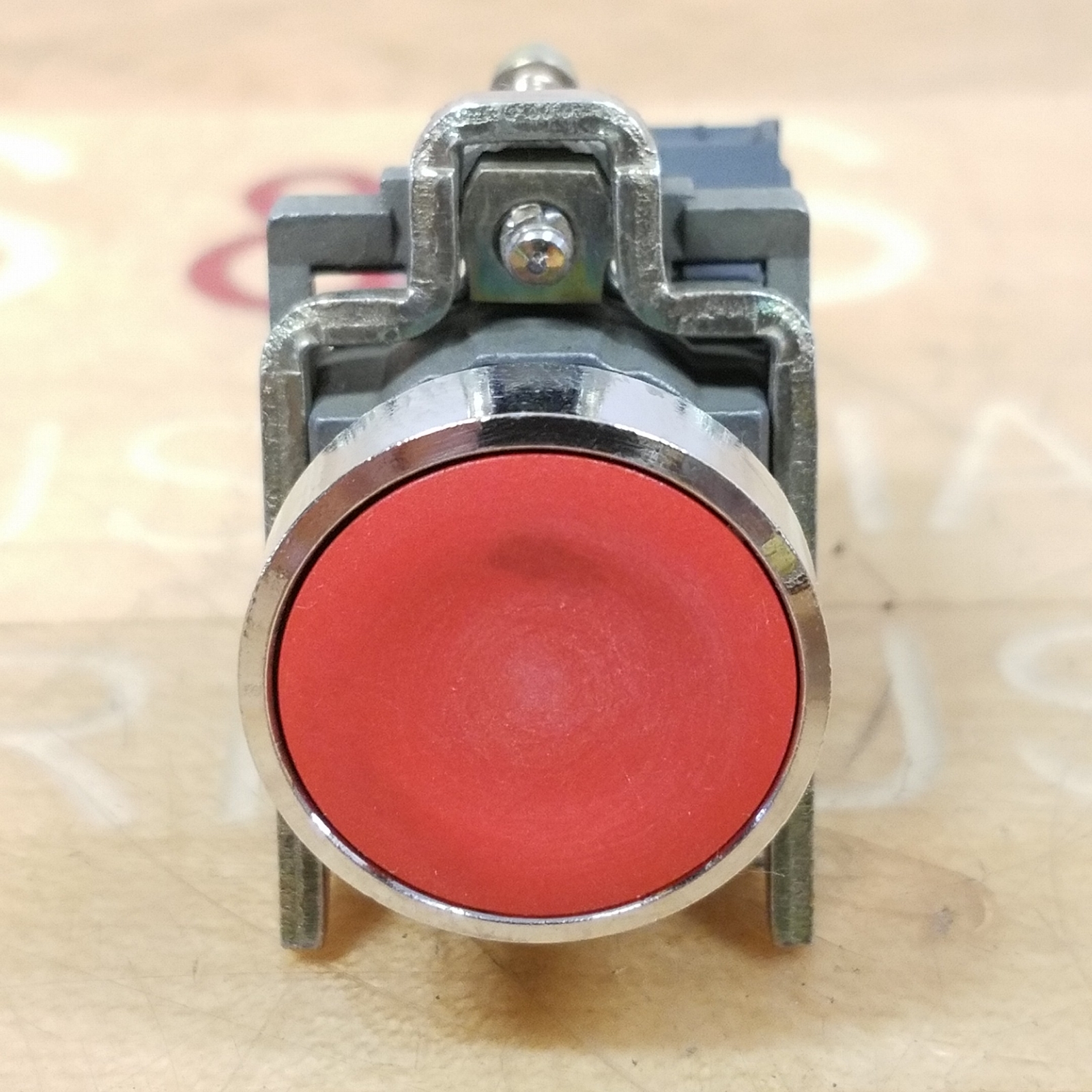 Telemecanique XB4BA42 Non-Illuminated Momentary Red Push Button - USED ...