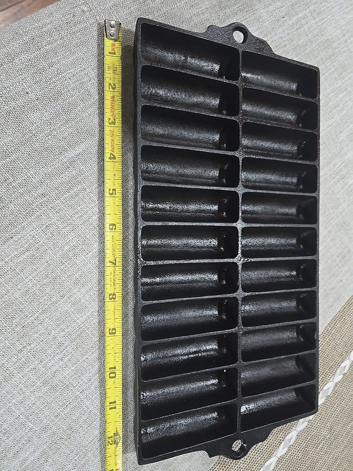 Vintage Cast Iron Bread Stick or lady Finger Pan ( 22 slots ) 14" x 7 ...