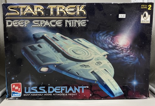 1997 Star Trek Deep Space Nine U.S.S. Defiant Model Kit By AMT/ERTL NOS ...
