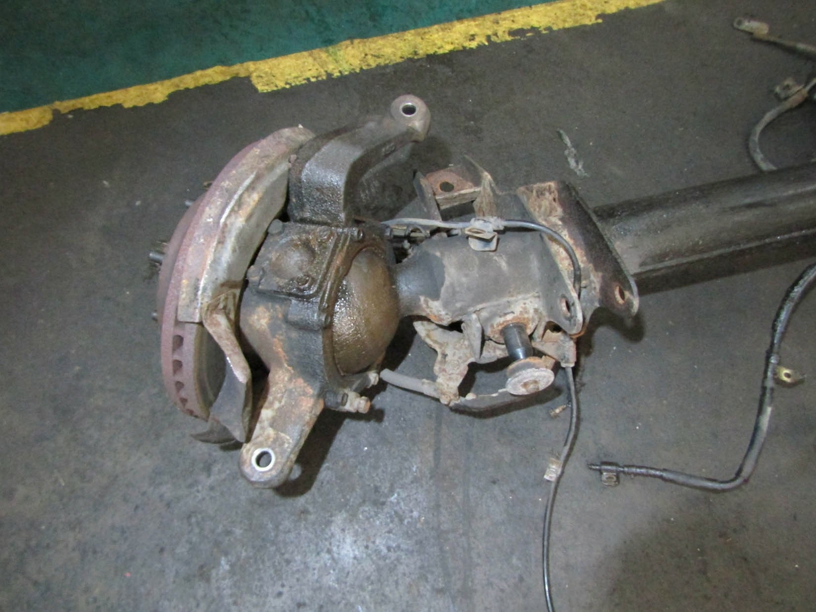 Nissan Patrol 3.0 Y61 97-04 ZD30 front axle diff differential + hubs | eBay