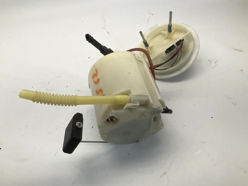 12-15 Mercedes W204 C 250 1.8L Fuel Pump Tank Mounted Right Side Q | eBay