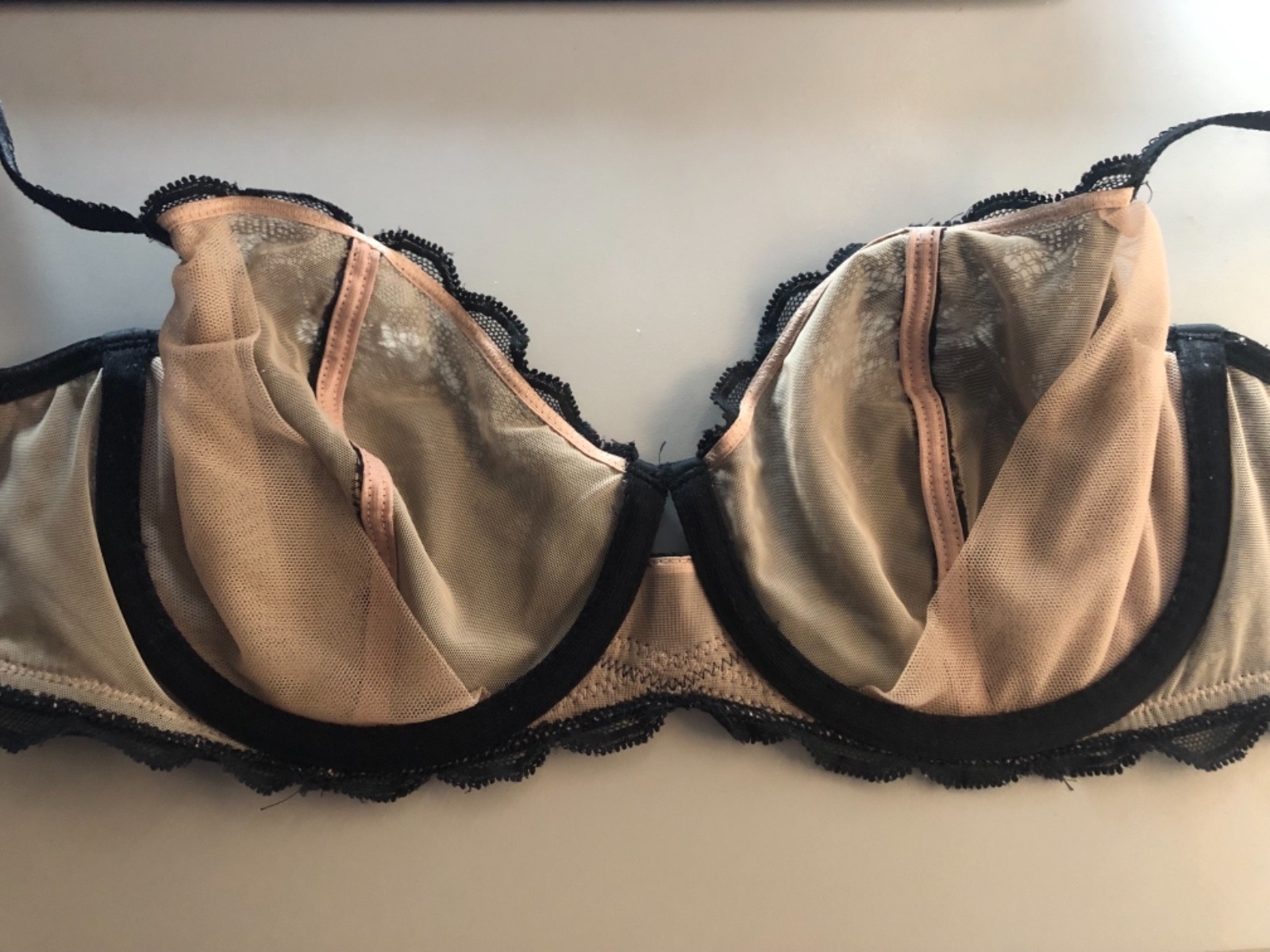 WACOAL BLACK FIRE AND LACE UNDERWIRE BRA SIZE 36C - Gem