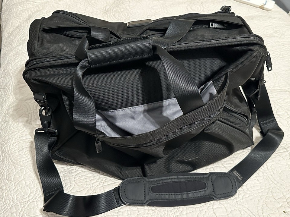 Tumi Corporate Collection Weekender Travel Duffle Duffel Bag | eBay