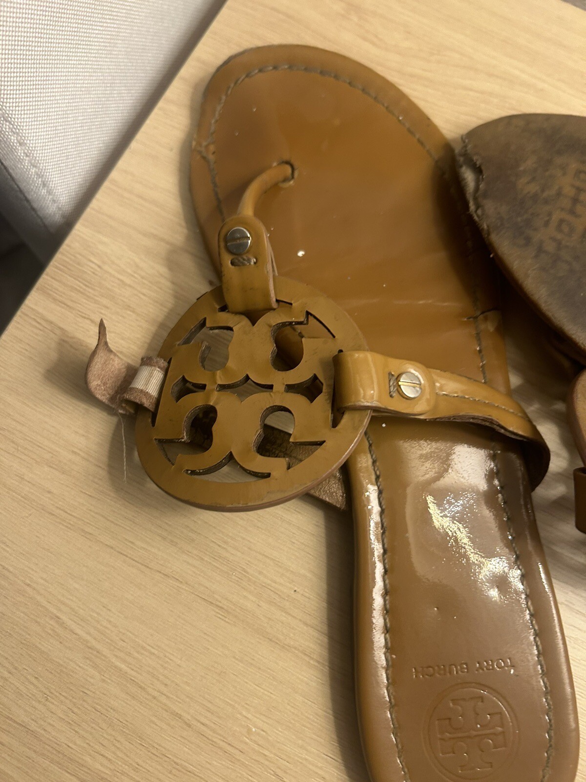 Tory Burch Miller Patent Leather Tan Sandal Size 9 - Gem