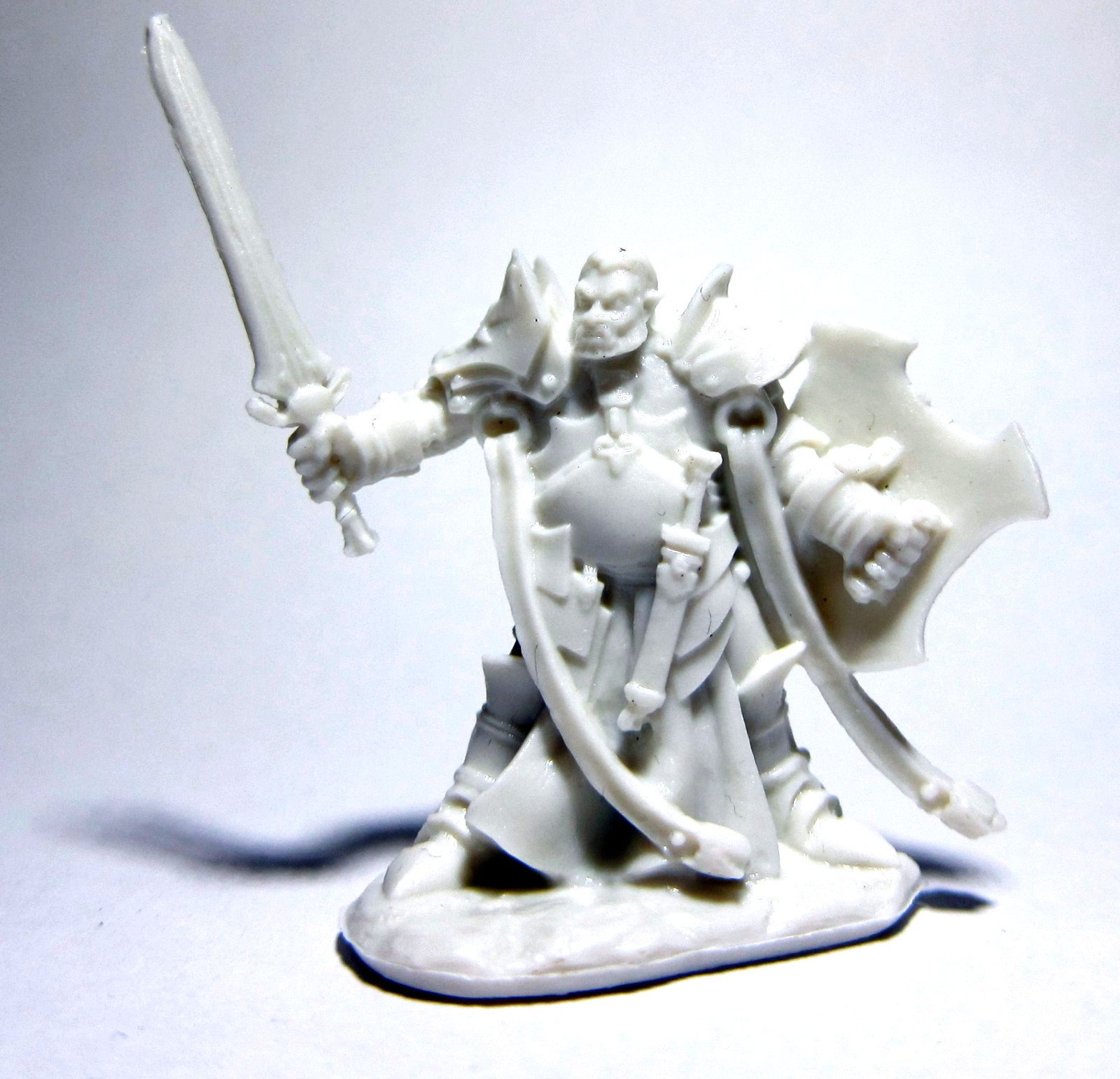 1 x JURDEN PALADIN DEMI ORC - BONES REAPER figurine miniature rpg d&d ...