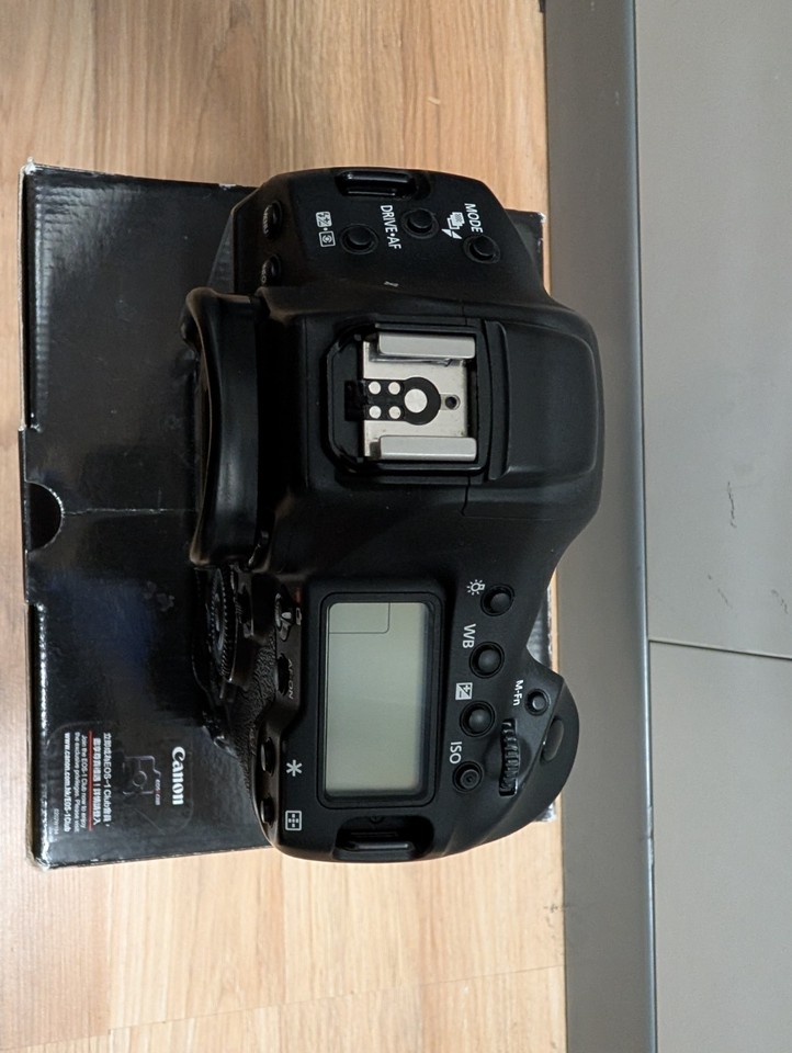 Canon EOS-1D X Mark II 20.2MP D SLR Digital Camera Body -Origional Box ...