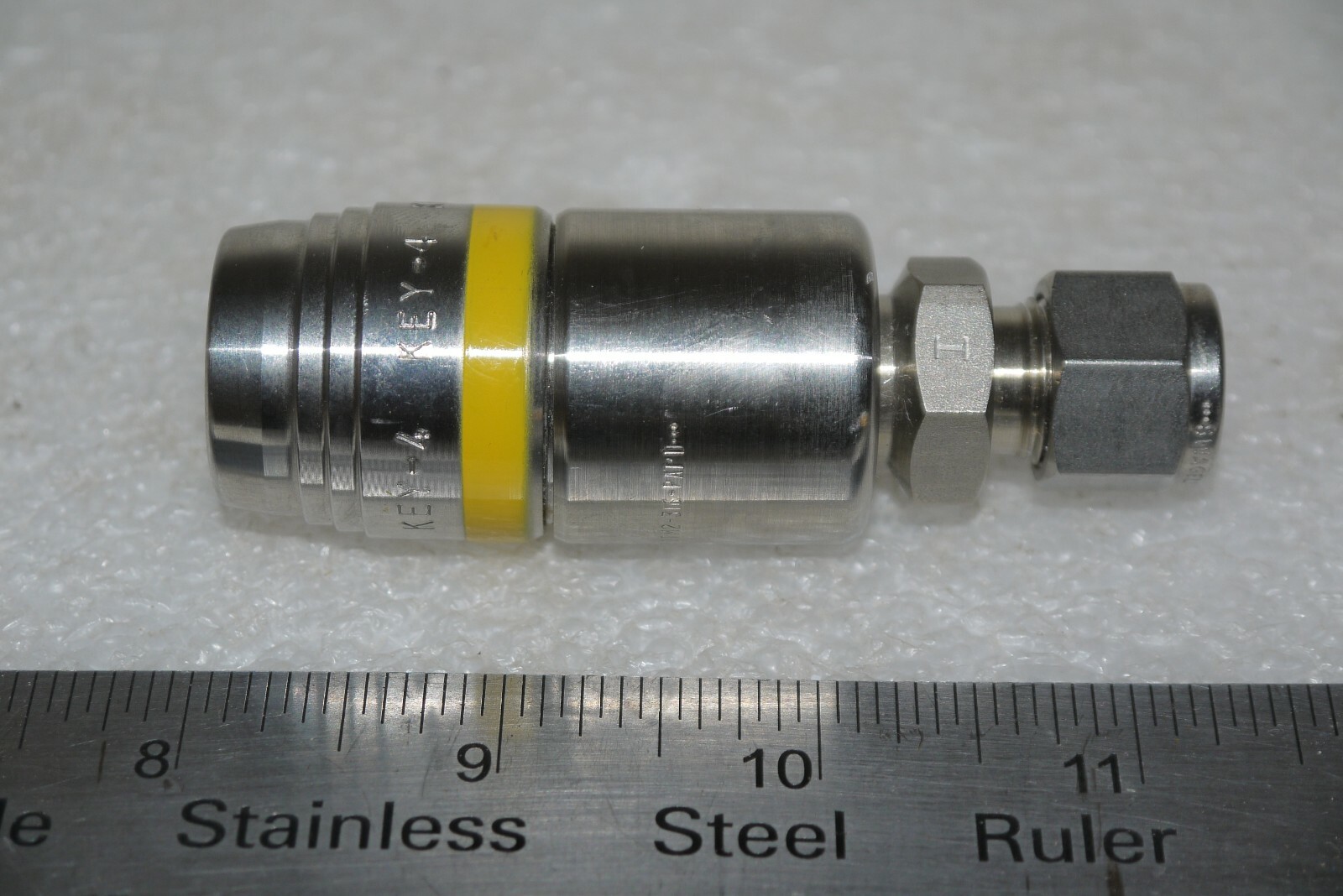 SWAGELOK SS-QTM2A-B-600K4 PTFE QUICK CONNECT BODY 3/8" TUBE STAINLESS ...