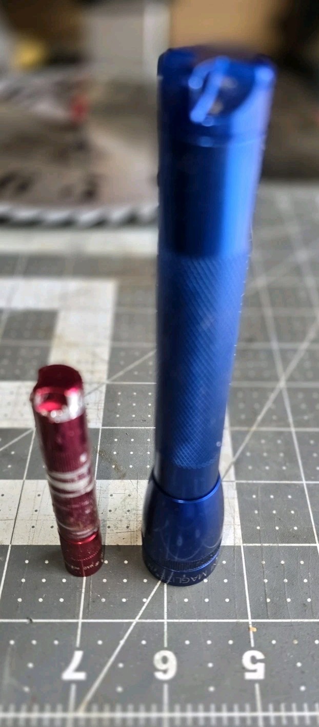 Lot of (2) ~ MINI MAG LIGHT Blue, & Red Solitare Flashlight, USA Made ...