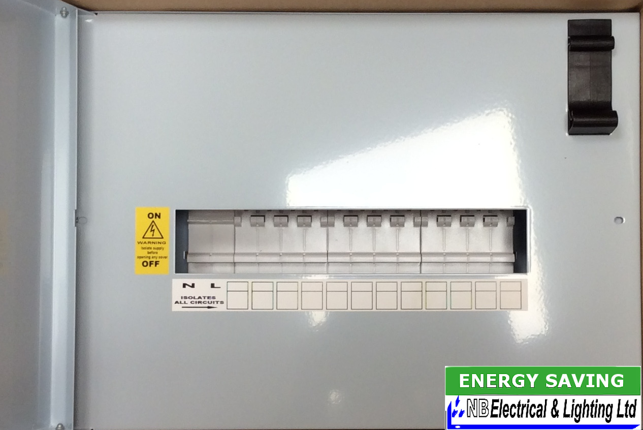 SCHNEIDER DISTRIBUTION BOARD 12 SINGLE POLE WAY W/ 125 AMP MAIN SWITCH ...
