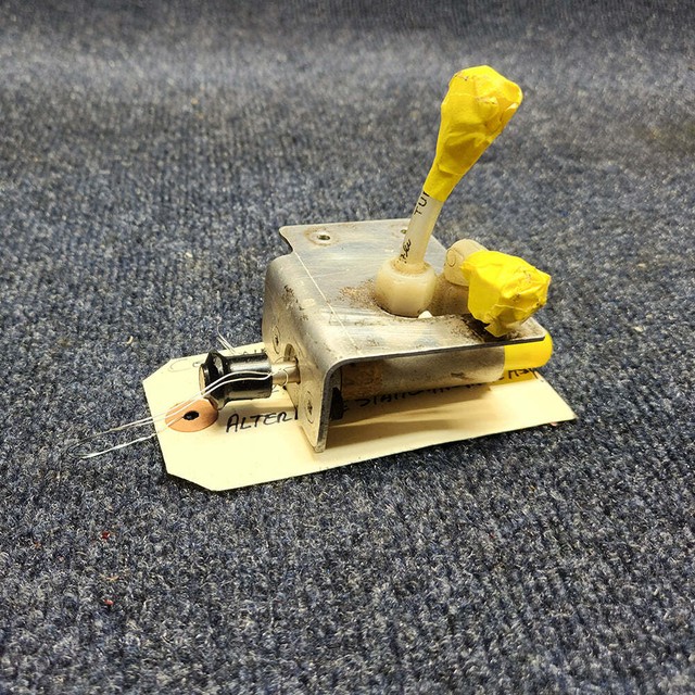 Cessna R182 Alternate Static Air Valve Pitot P/n 2013142-1 for sale ...
