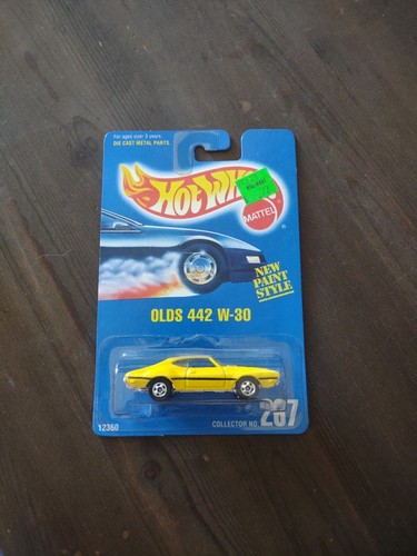 1991 Hot Wheels Olds 442 W-30 Yellow Col. #267 (New Paint Style Card ...