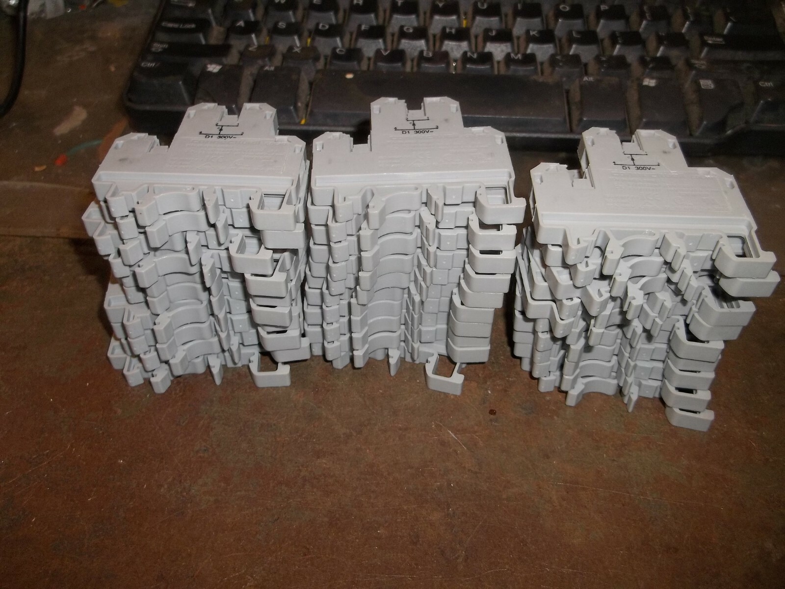 LOT OF 30 CONNECTWELL CDL4U TERMINAL BLOCKS (379-1) | eBay