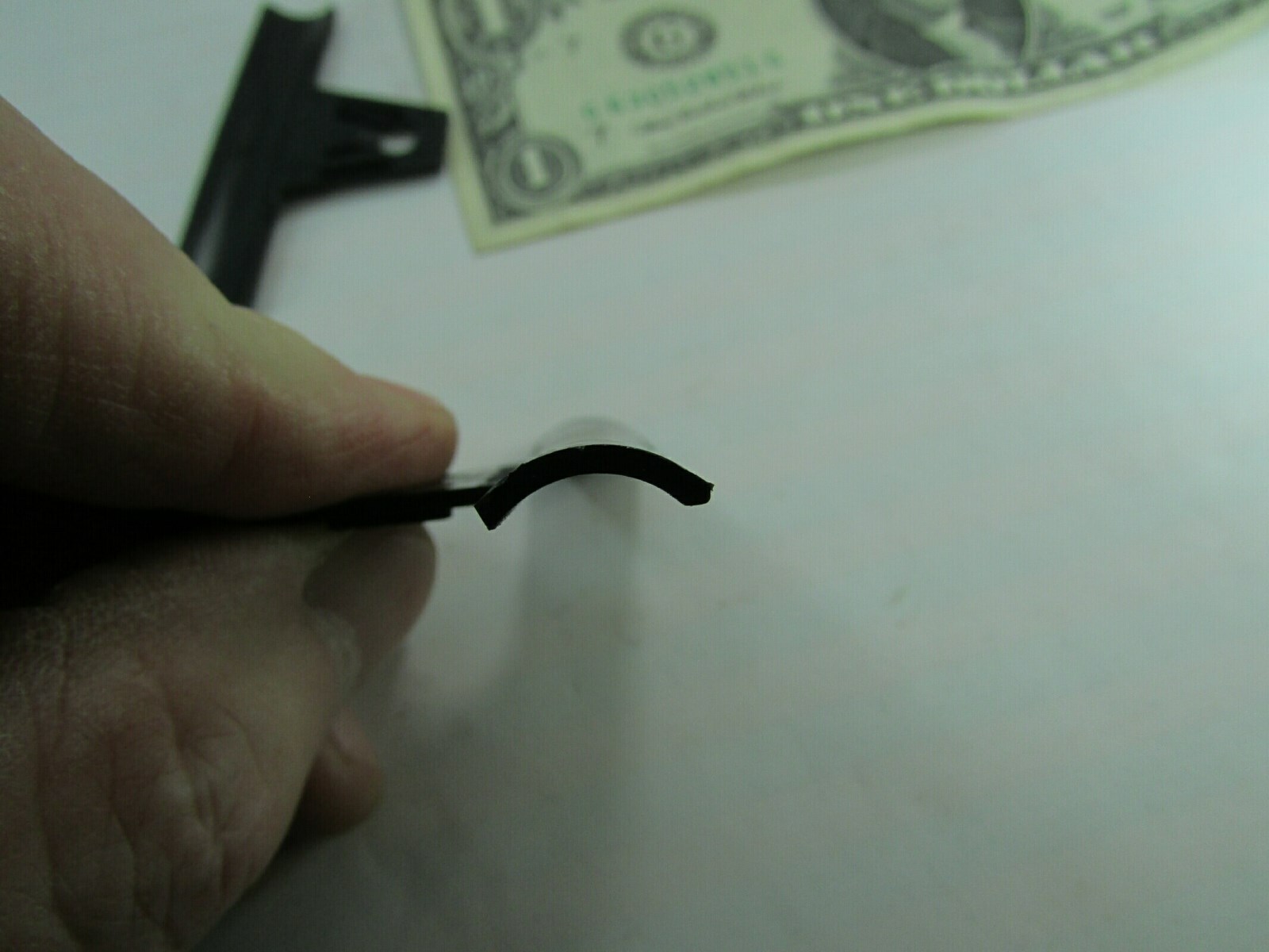 Lot 25 Ford F0AU-13A506-AA Black Plastic Wiring Harness Loom Clips Stud ...