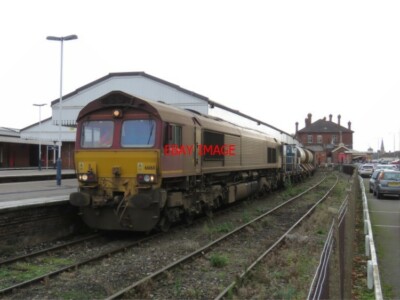 PHOTO (2) CLASS 66 66160 + RHTT + 66238 IN SALISBURY BAY PLATFORM 5 24 ...