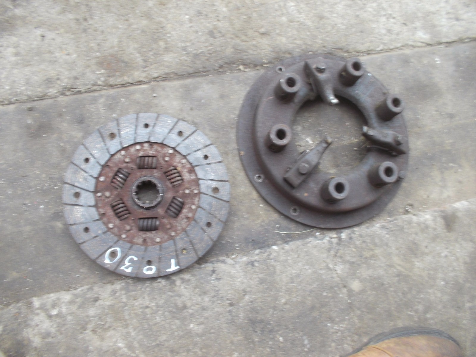 Ferguson TO30 TO 30 tractor orignl engine motor flywheel clutch ...