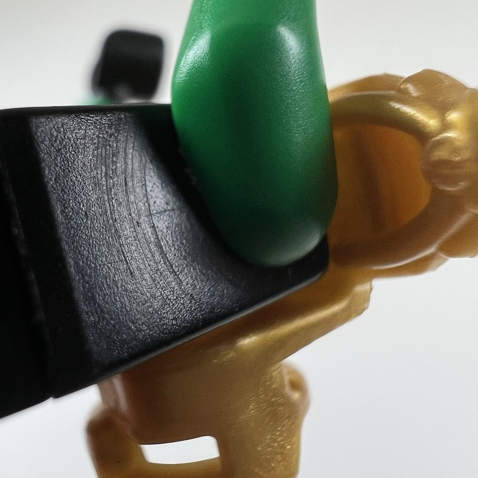 Lego Ninjago Lloyd Minifigure The Final Battle w/ Katanas njo070 Green ...