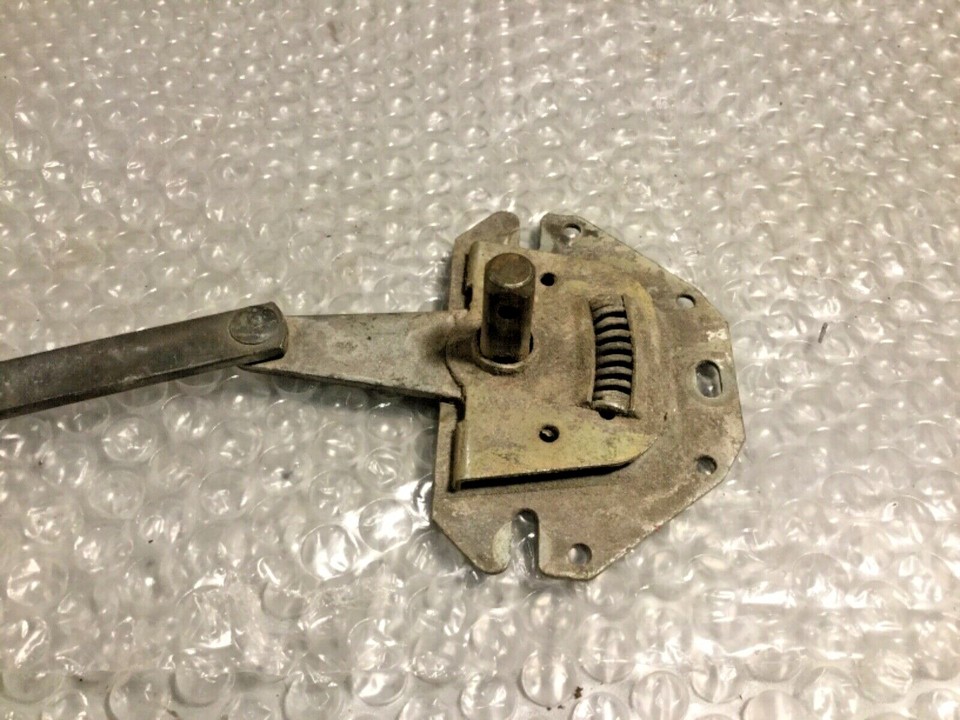 Stanpart RH Door Latch Remote Control Assembly 712839 off a 1973 TR6 ...
