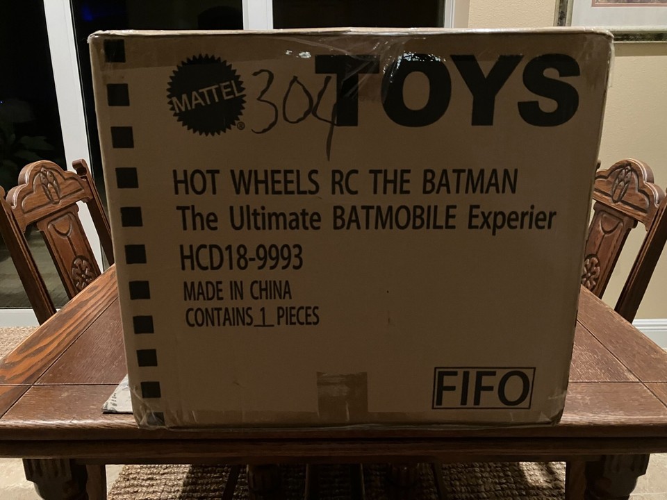 Mattel Creations Hot Wheels RC 1:10 The Batman Ultimate Batmobile ...