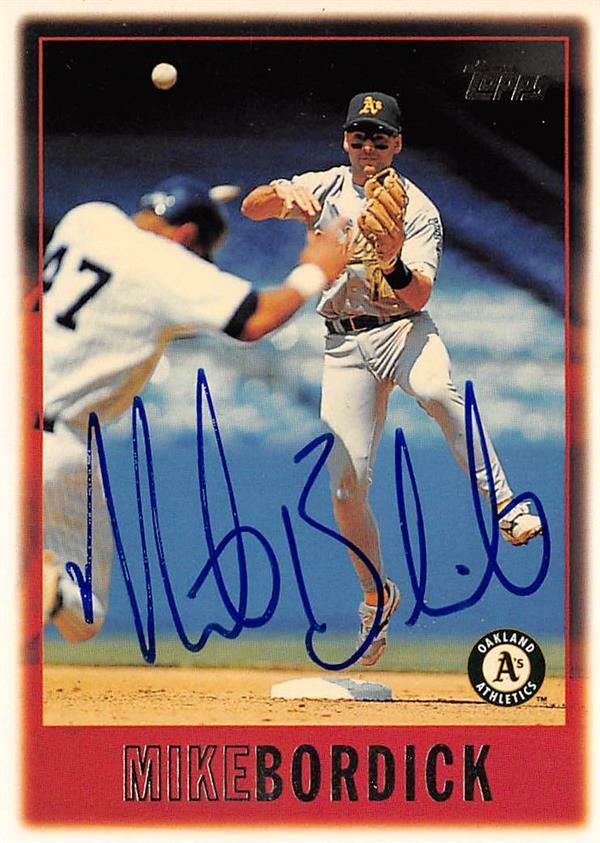 Mike Bordick autographed baseball card (Oakland Athletics) 1997 Topps ...