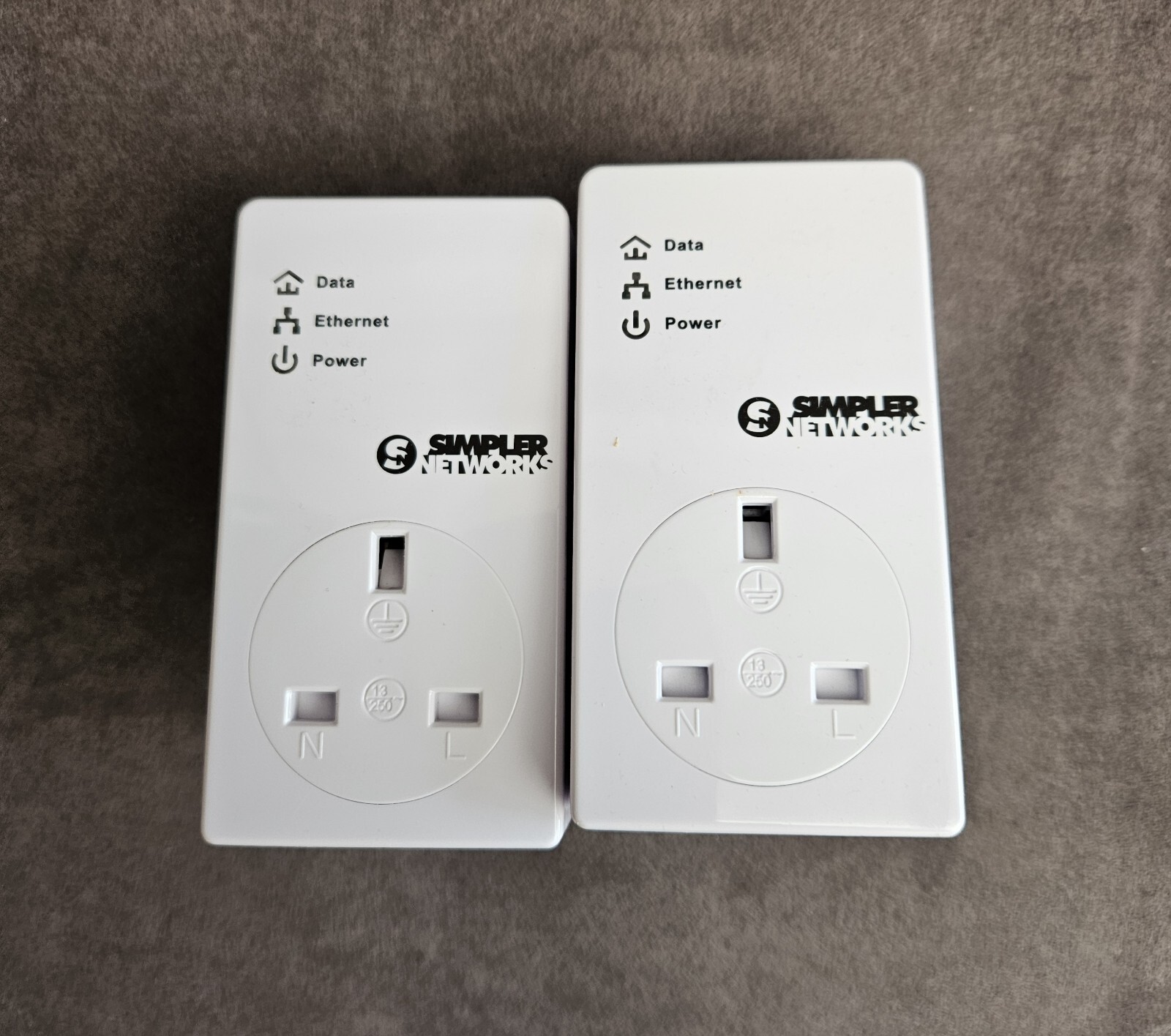 2 x Simpler Networks PLC Mini Passthrough Powerline Adapters + 2 x ...